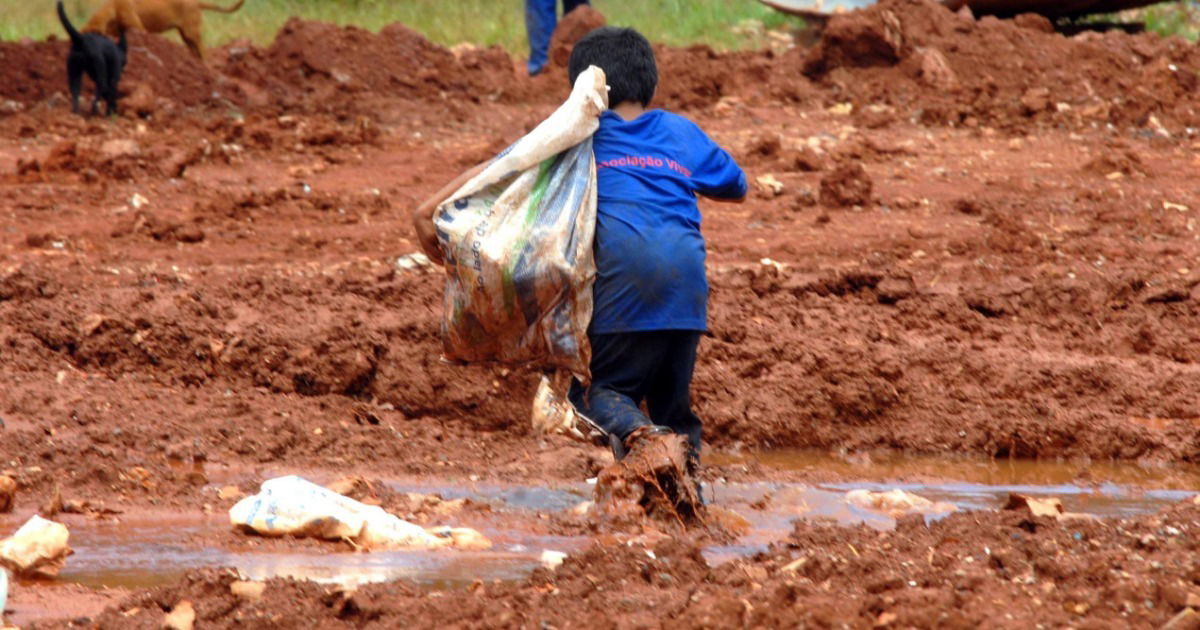 Trabalho Infantil no Brasil - Toda Matéria